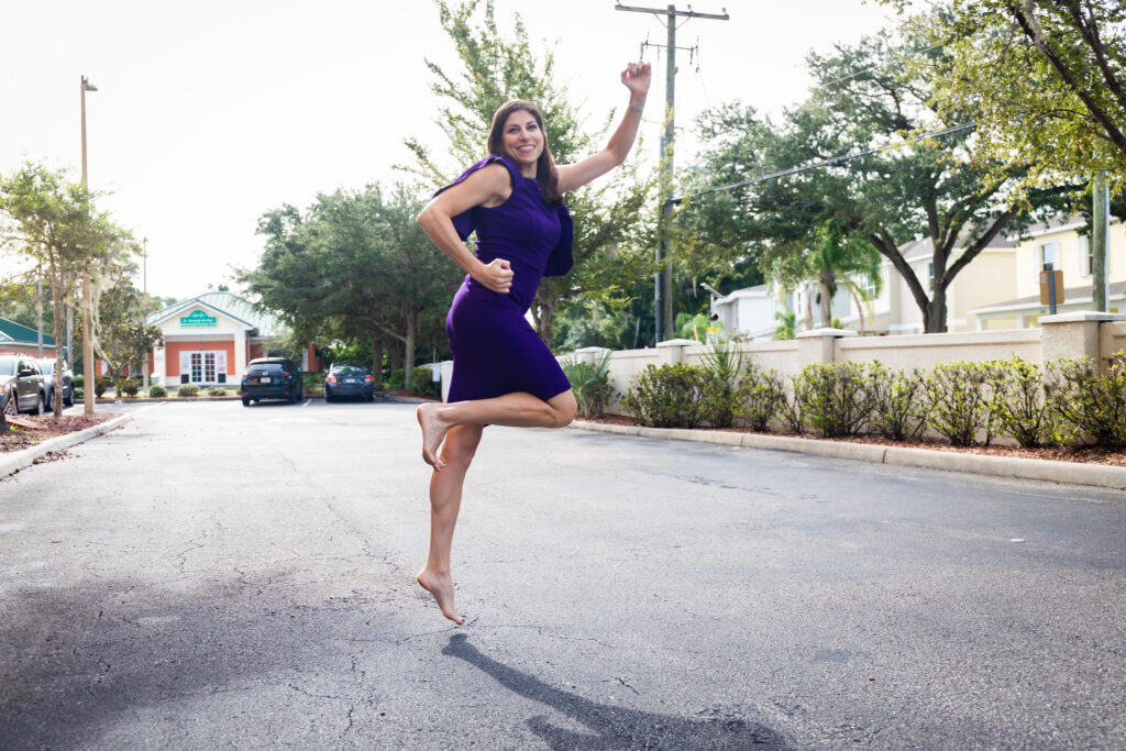 About Us – Robyn Crane